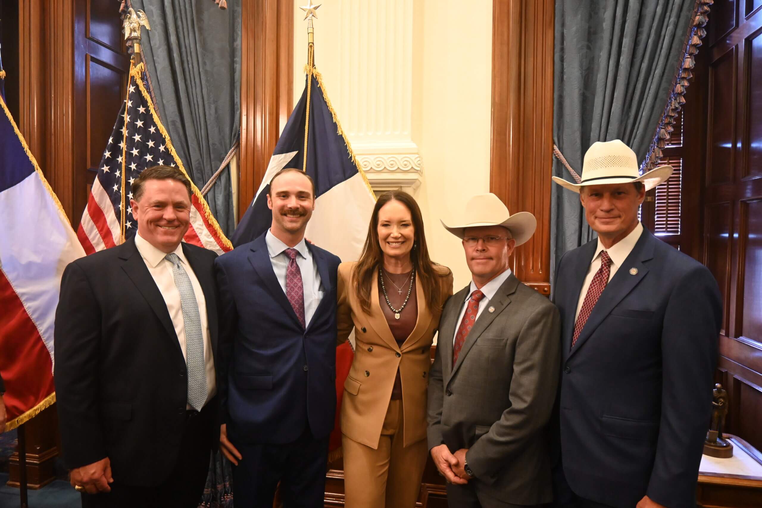 Cattle raisers applaud $850 million investment to combat New World ...